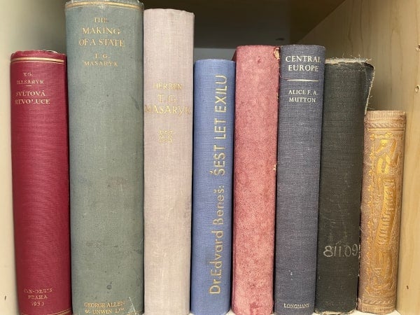 Summer Book Recommendations: Daily Brief