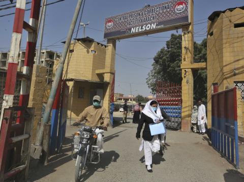 Pakistan: Prisoners Deprived of Adequate Health Care | Human Rights Watch