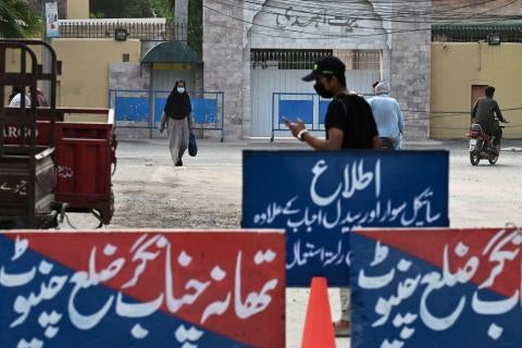 Pakistan Denies Voting Rights to Religious Community | Human Rights Watch