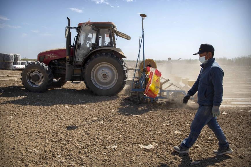 China: US Should Fully Apply New Forced Labor Law | Human Rights Watch
