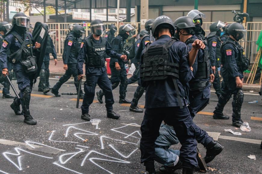 Thailand: Police Forcibly Disperse APEC Protesters | Human Rights Watch