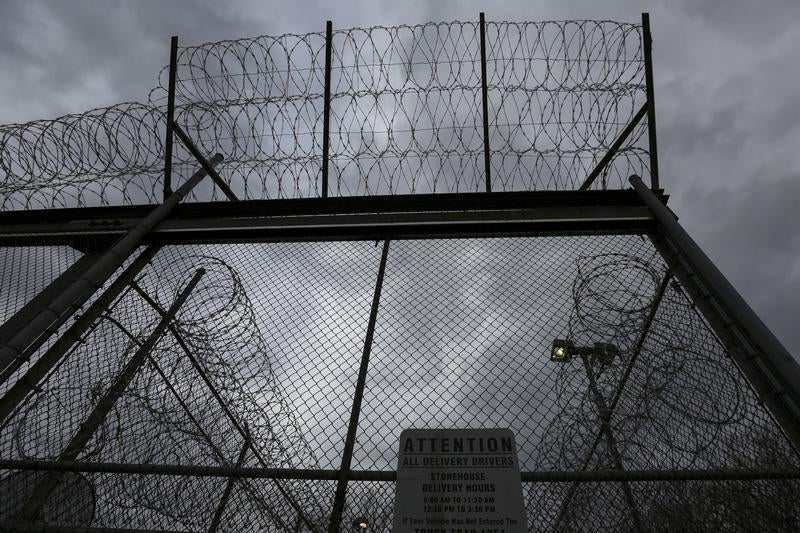 US Justice Department Ends Use of Private Prisons | Human Rights Watch