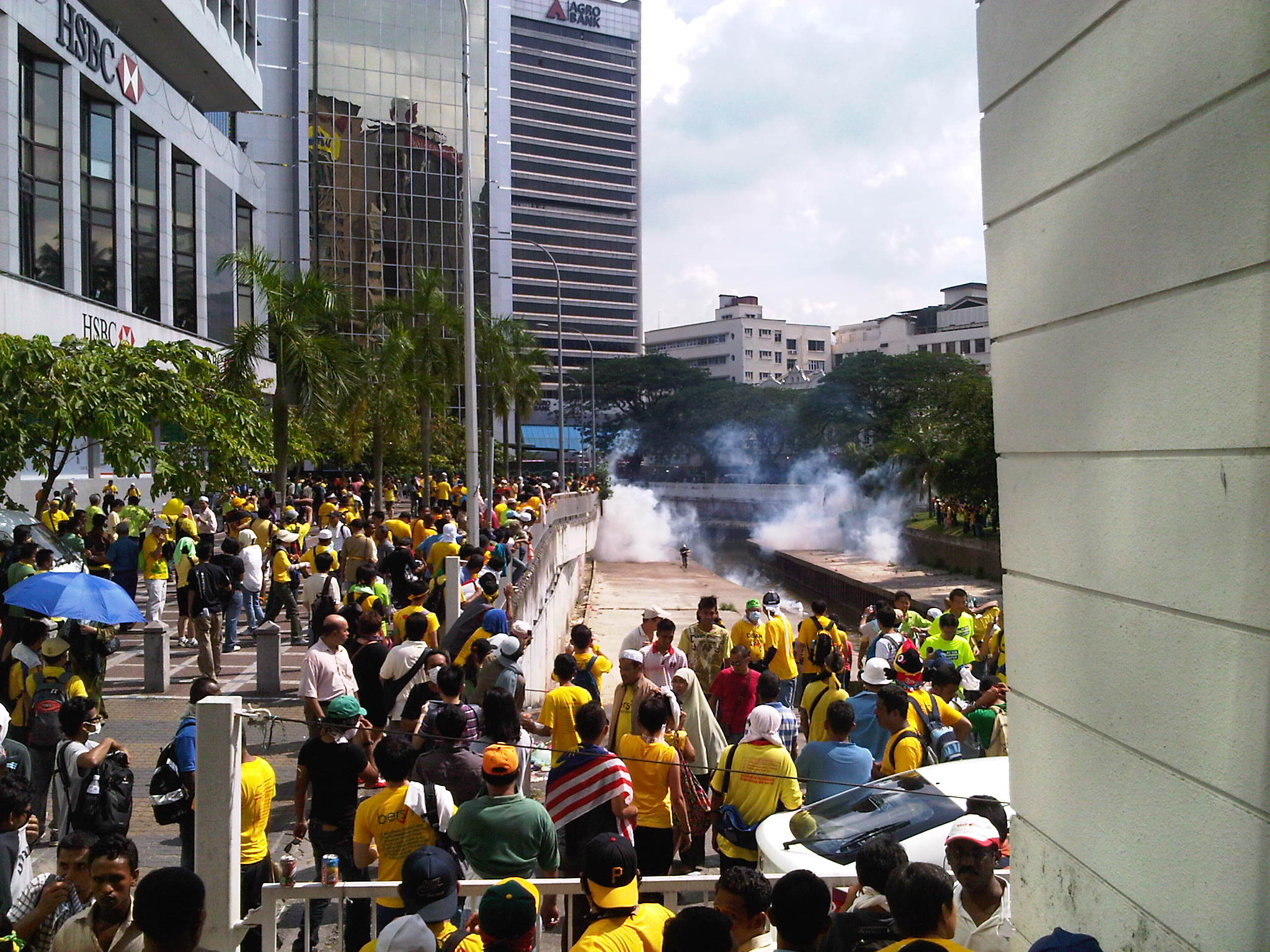 Malaysia: Excessive Force Used to Disperse Peaceful Protests | Human ...