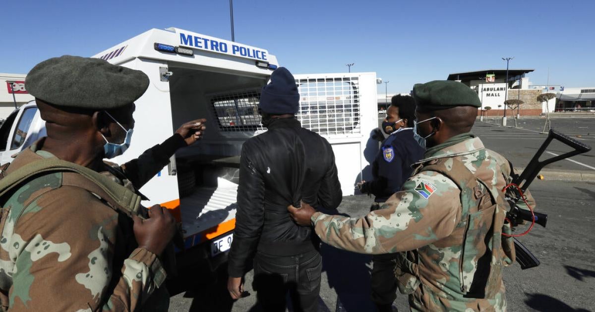 South Africa: Respect Rights While Policing Riots | Human Rights Watch