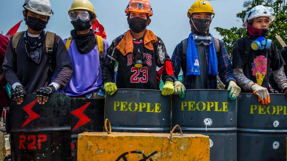 World Report 2022: With Autocrats on the Defensive, Can Democrats Rise to the Occasion? | Human ...