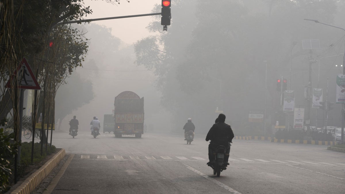 Pakistan’s Air Pollution Shortens Lives | Human Rights Watch