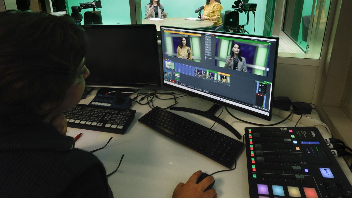 Recognizing Journalists Living in Exile | Human Rights Watch