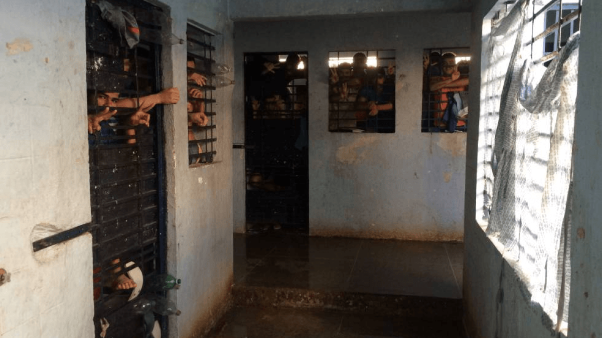 Trapped Children | Human Rights Watch