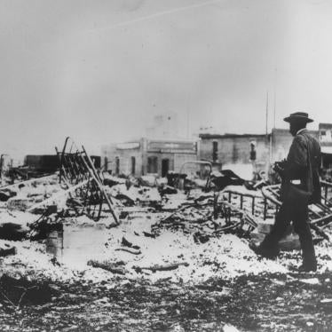 France’s Shameful and Absurd Burkini Ban | Human Rights Watch